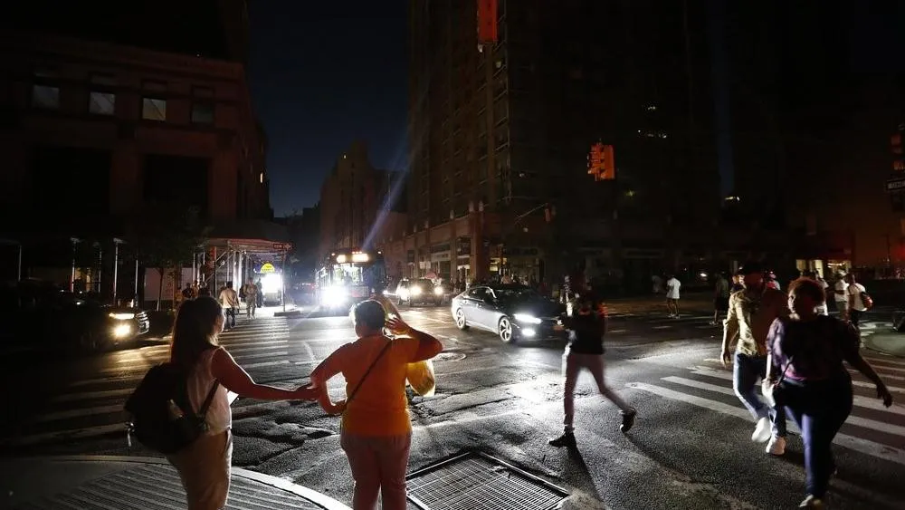 NYC Power Outage Knocks Out Subways, Businesses, Elevators | EDGE ...