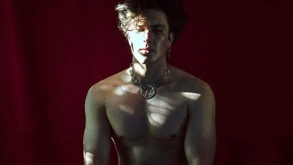 2023 Rewind: Check Out a Glistening Cody Fern in Instagram Thirst Trap ...