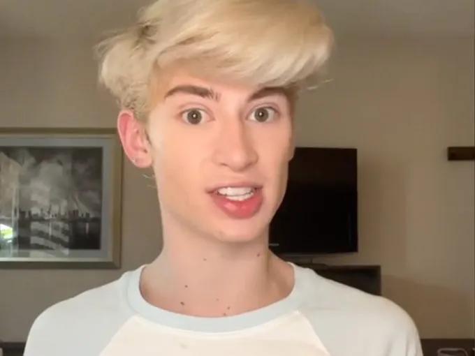 HIV-Positive TikTok Influencer Diaries Daily Life to Uplift, Inform ...