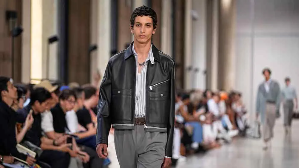 Anderson's Couture Craftmanship Captivates at Loewe for Paris Men's ...