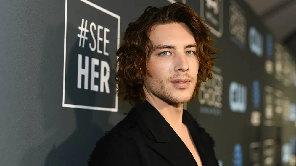 Cody Fern Steams Up Web with Sexy Thirst-Trap | EDGE United States