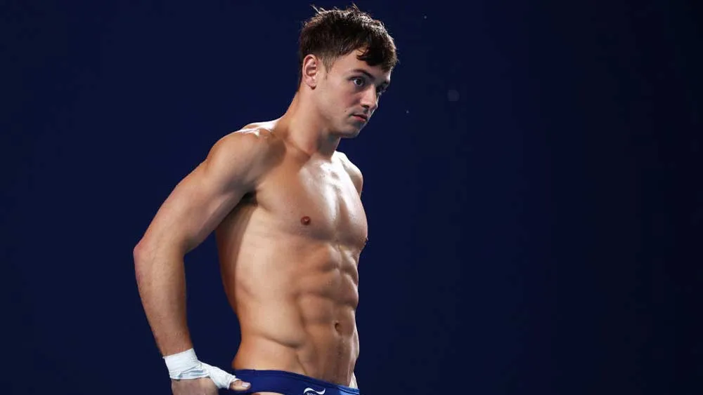 Watch: Olympics-Bound Tom Daley Gets Hero's Welcome Home From Young Son ...