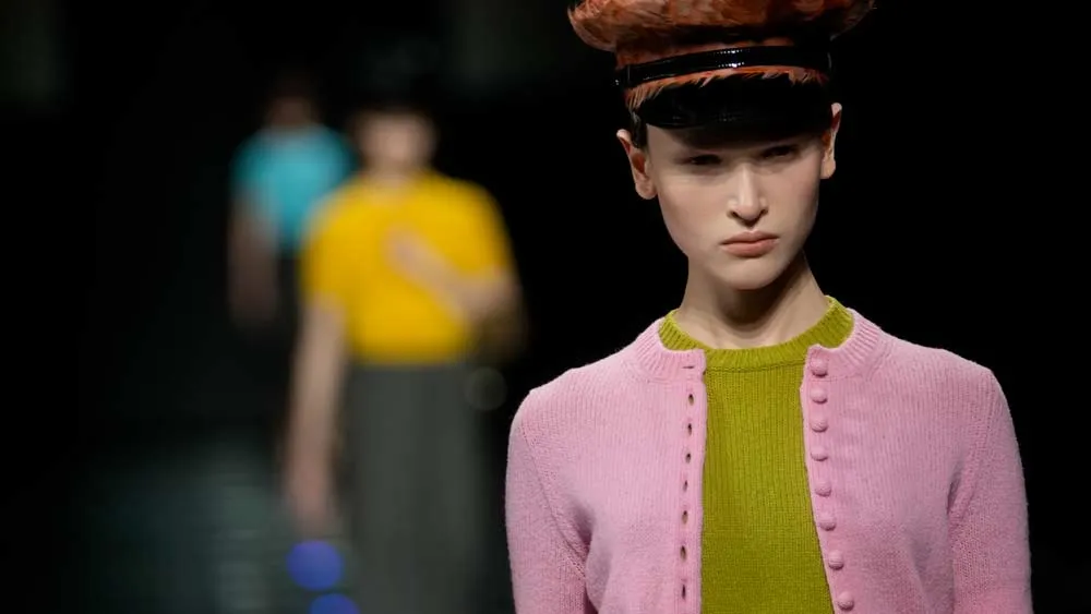 Prada Gives New Meaning to Bows and Aprons, Historic Elements of Women ...