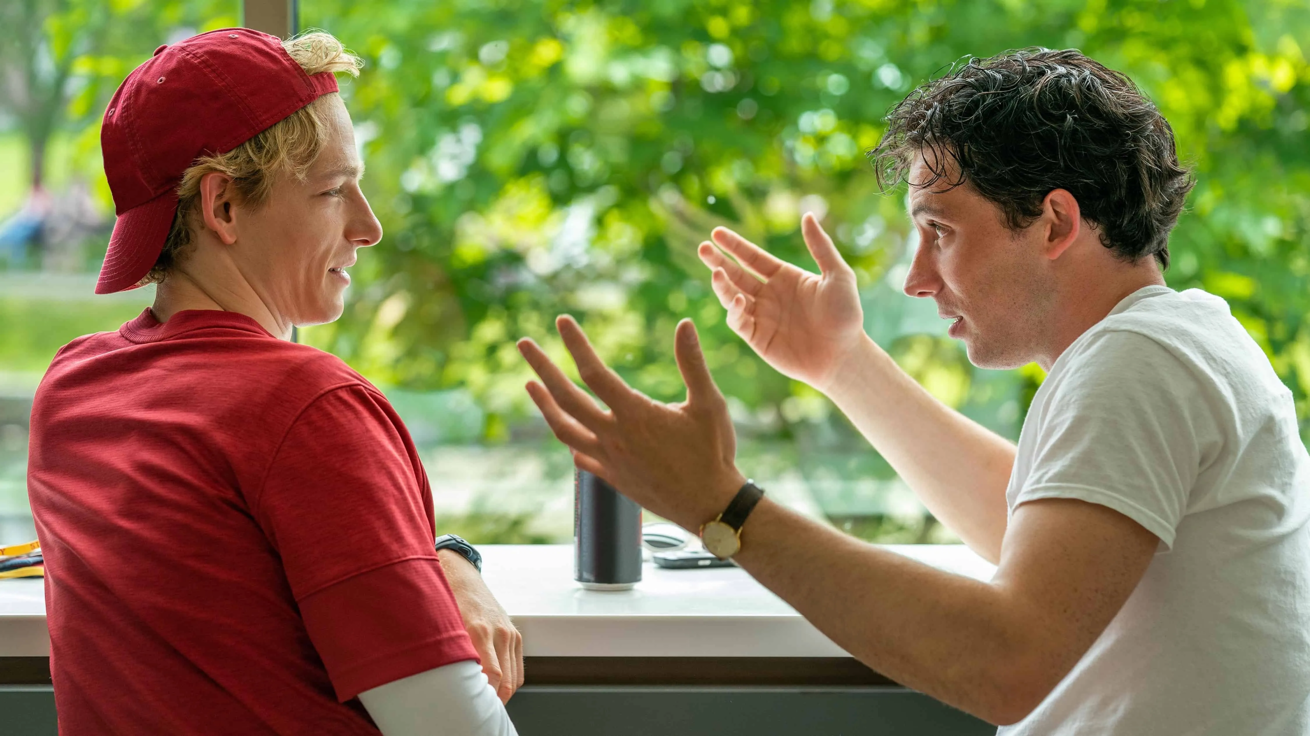 Gay Twitter Thirsts over Josh O'Connor and Mike Faist's Bromance in ...