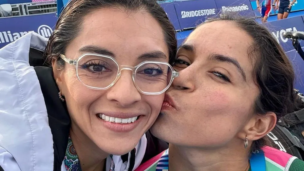 Out Paralympics Triathlete Proposes to Her Girlfriend as She Crosses ...