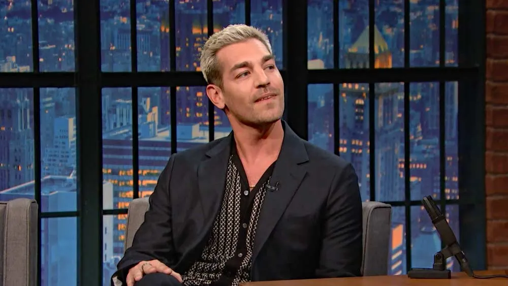 Meet Josh Lavery: The Brooding, Sexy, and Often Naked Star of 'Lonesome ...