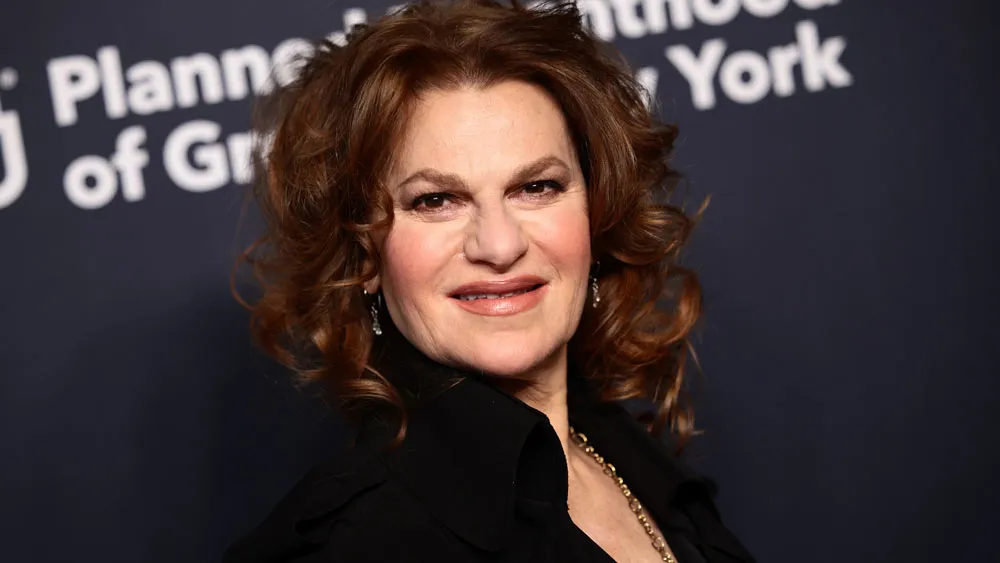 Sandra Bernhard's Ex-manager Claims He Was Forced to Do 'Unscrupulous ...